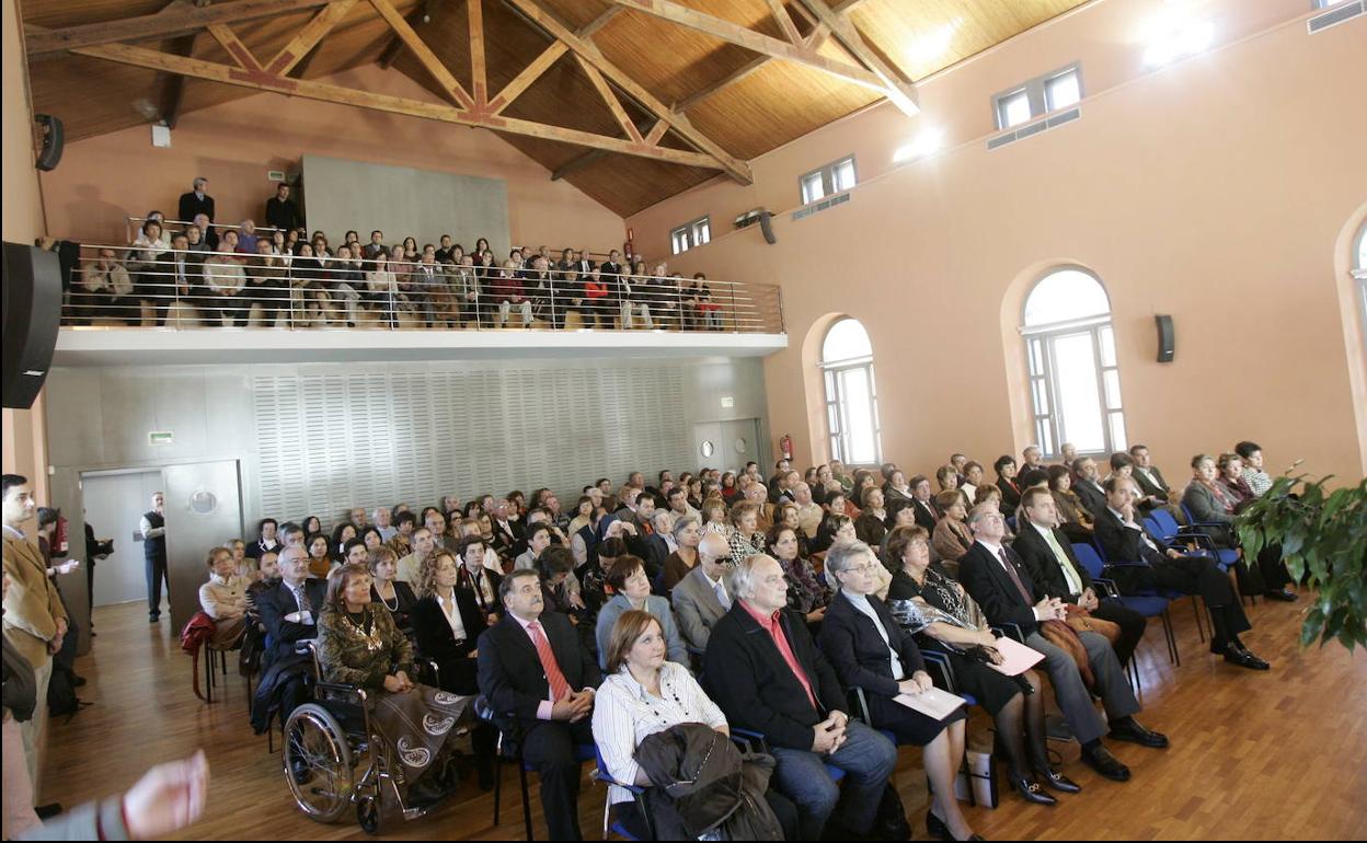 Eliseo Pinedo bautiza a su gran creación | El Correo